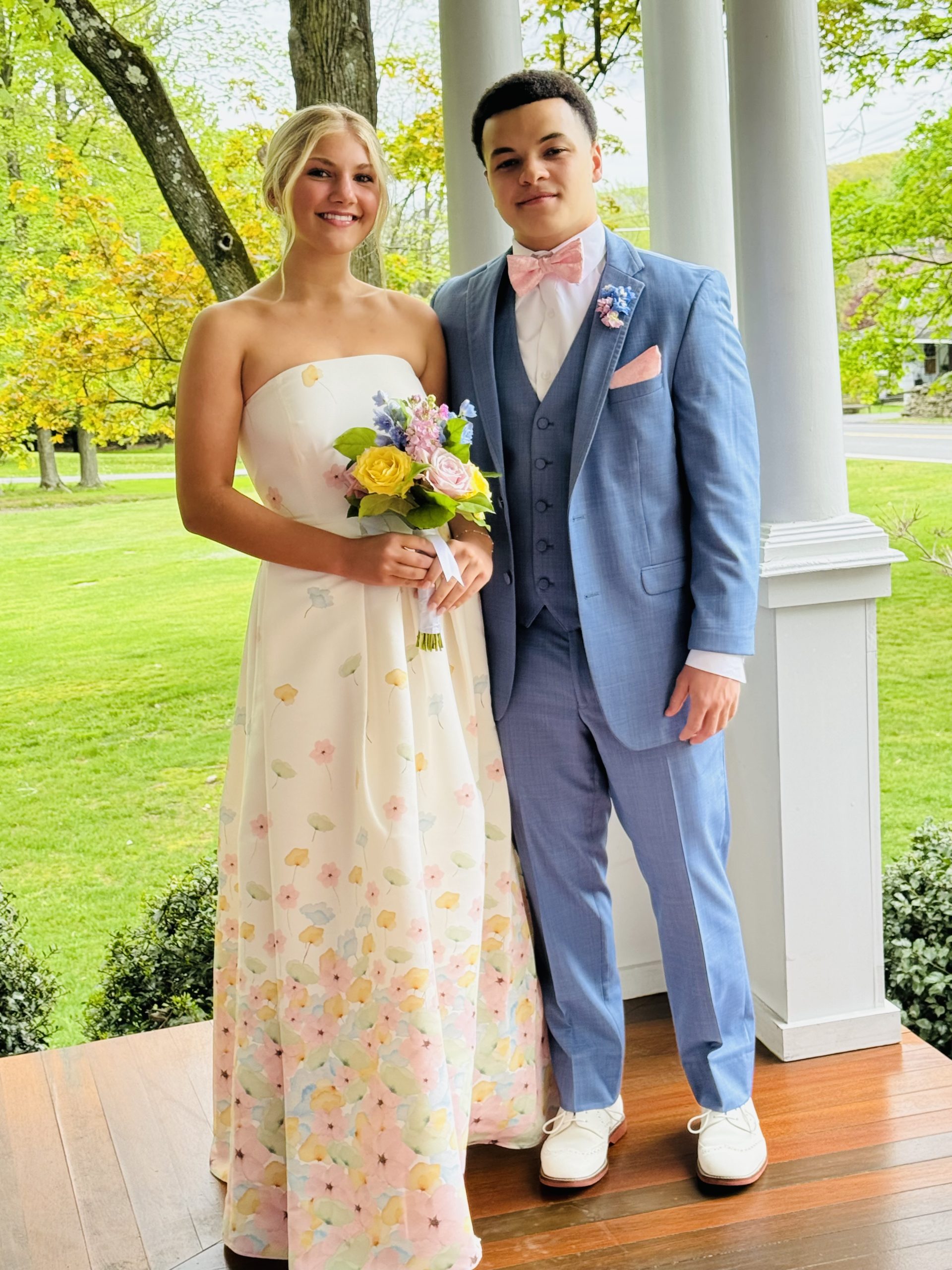 DIY: Prom Registration | Tuxedo Rental, Suits and Formalwear